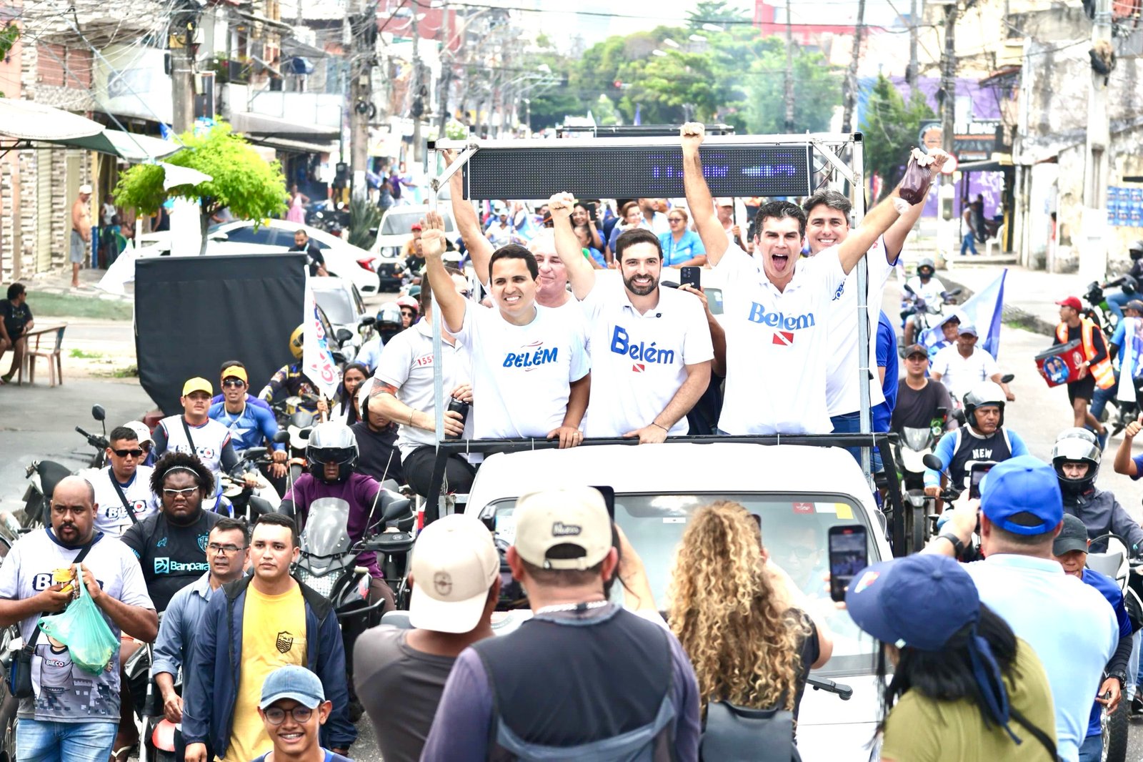 Sávio Barbosa - Igor Normando e Helder Barbalho fazem caminhada ...